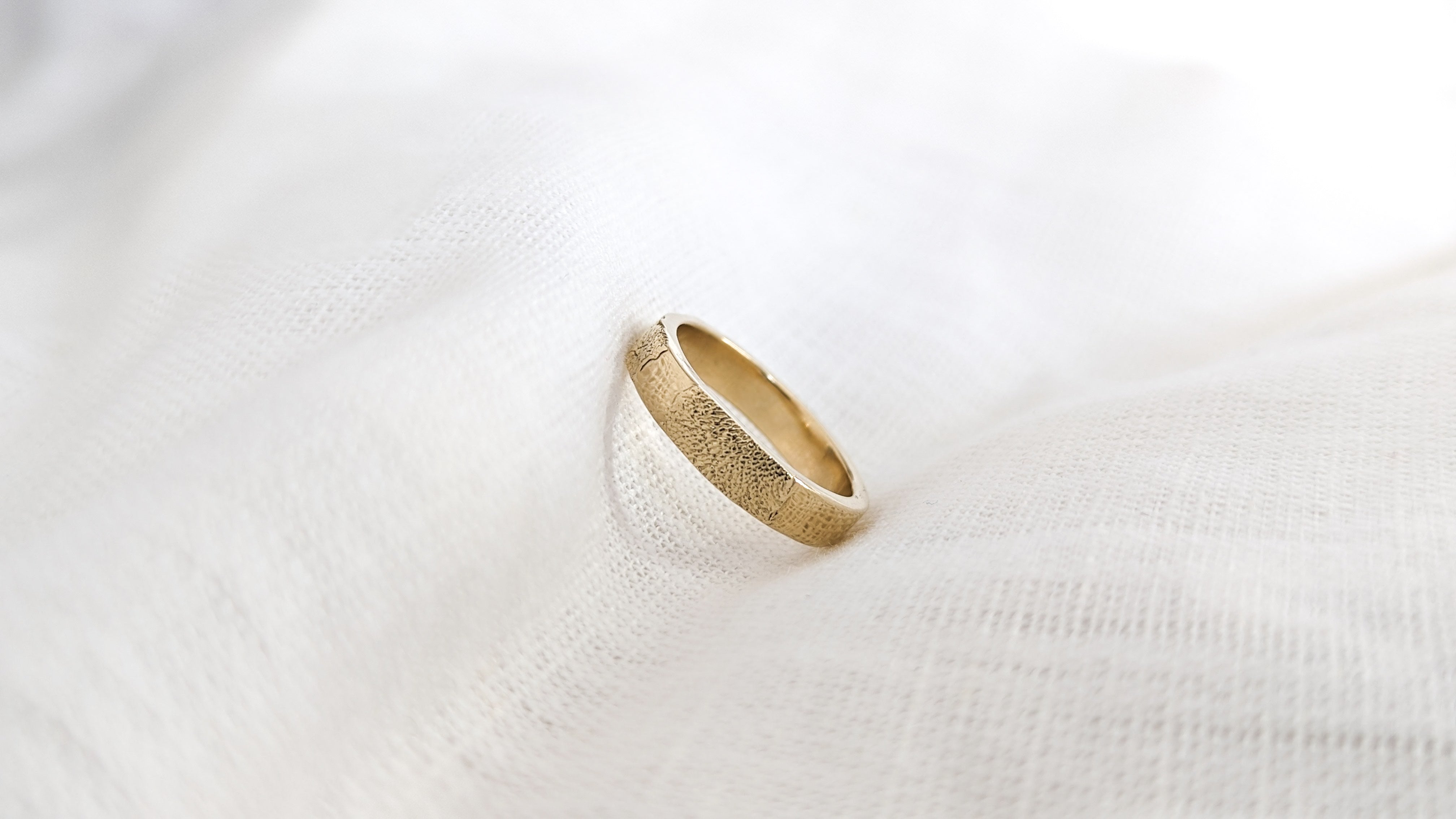9ct Gold Imprint Ring – Charlotte Mari